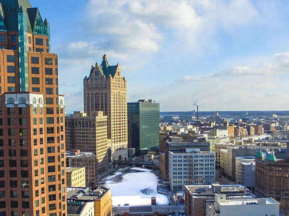 Milwaukee Center Riverfront Development and Office Tower |… | Hammes